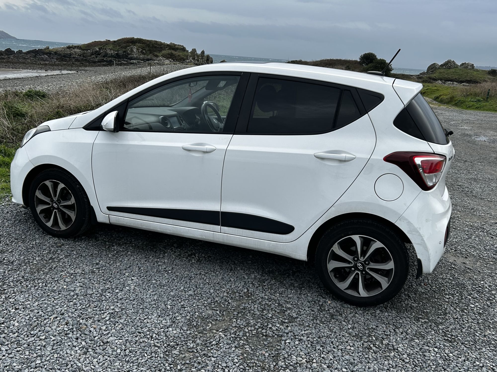 Hyundai i10 Premium SE 2017, manual - Cars - Tig.gg