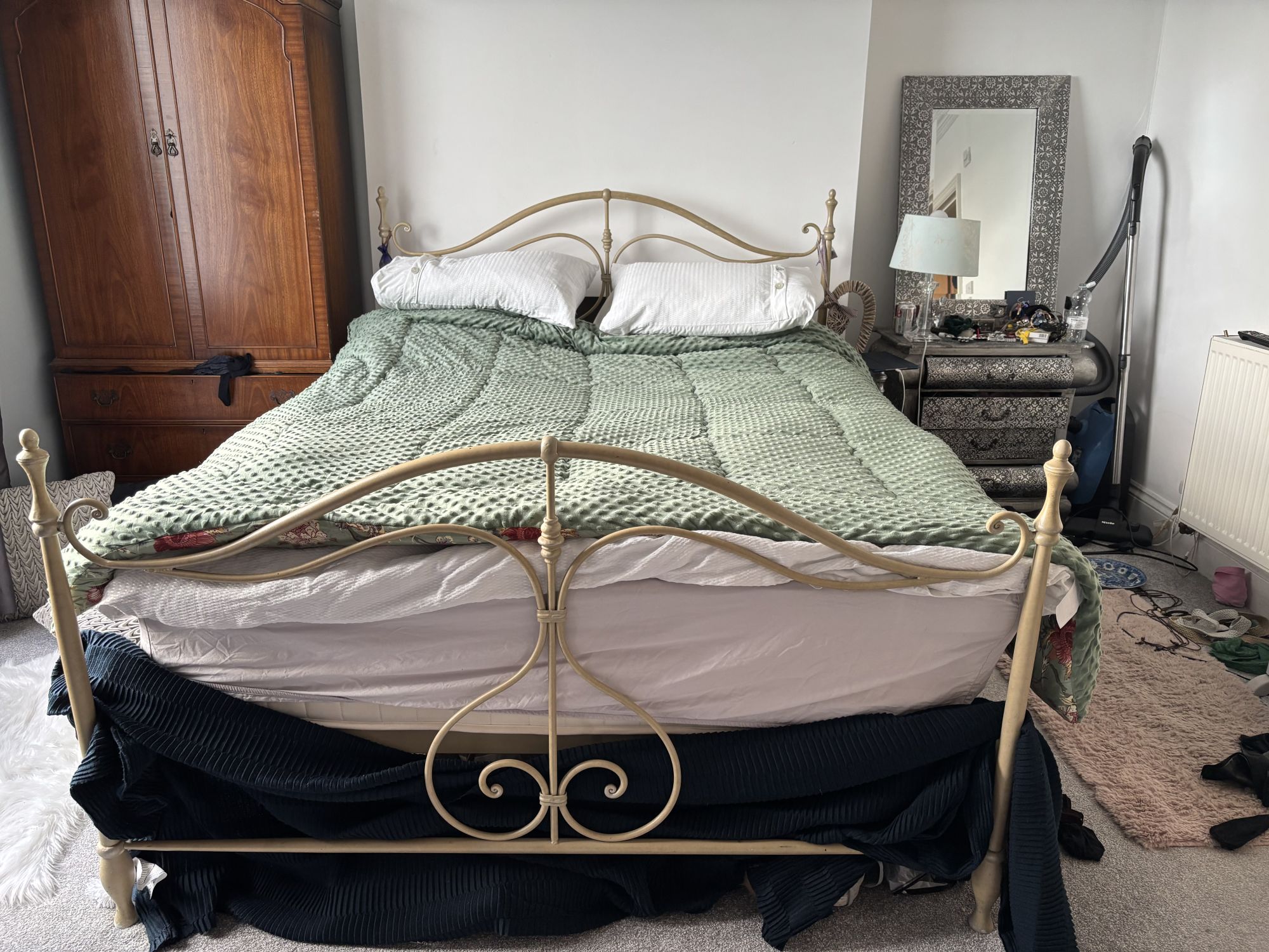 Bed £175 - House & Home - Tig.gg