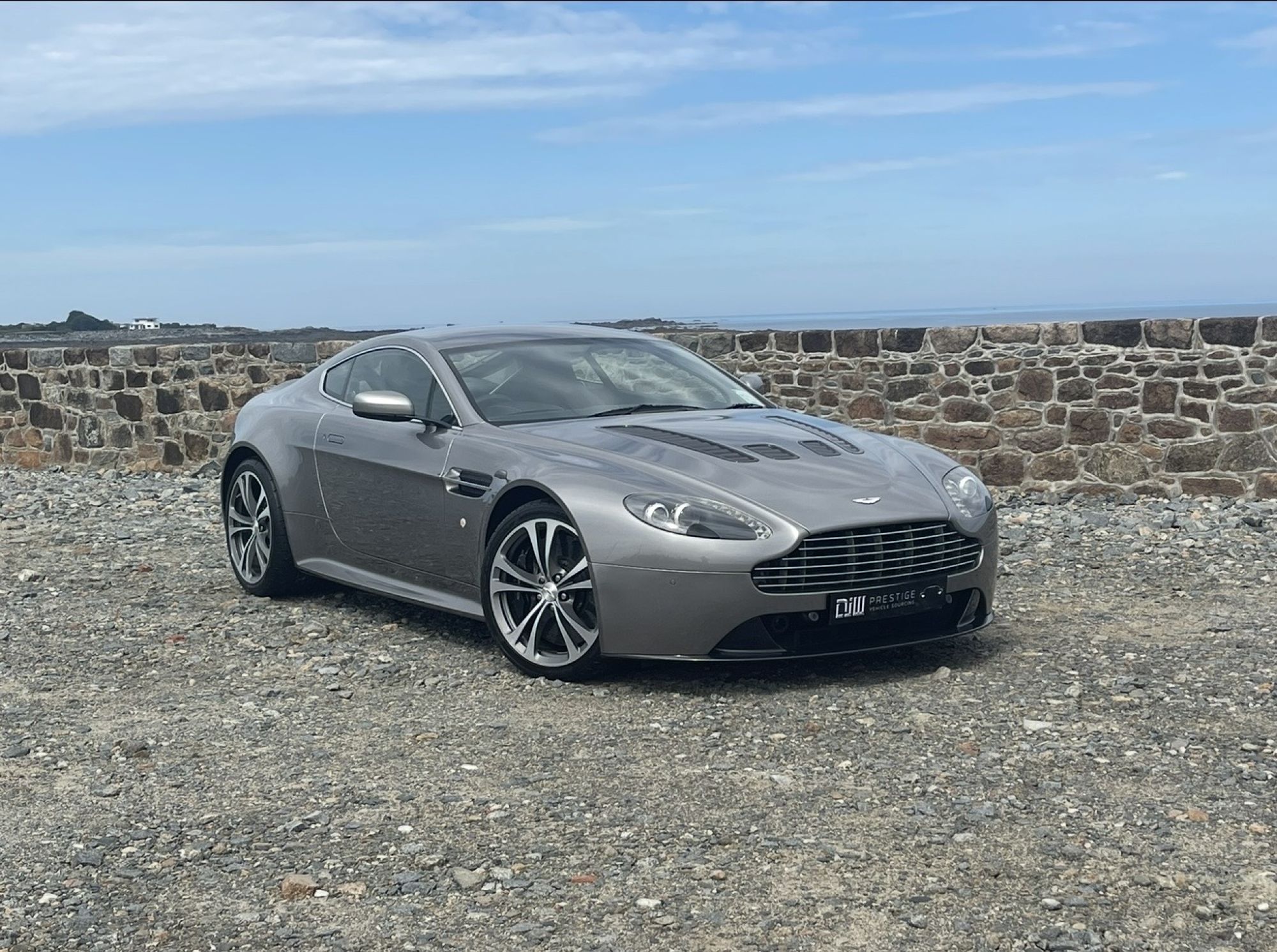 Aston Martin V12 Vantage Manual - Cars - Tig.gg