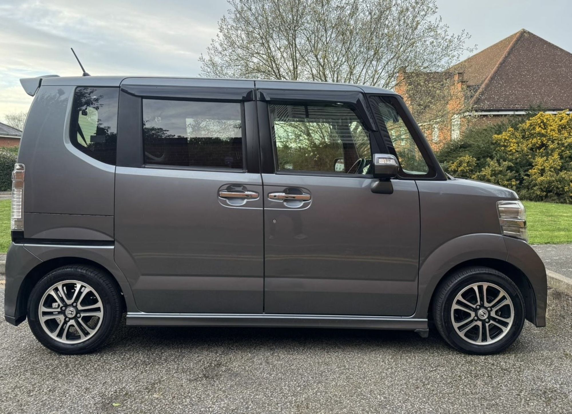 Honda N-Box Custom - Cars - Tig.gg