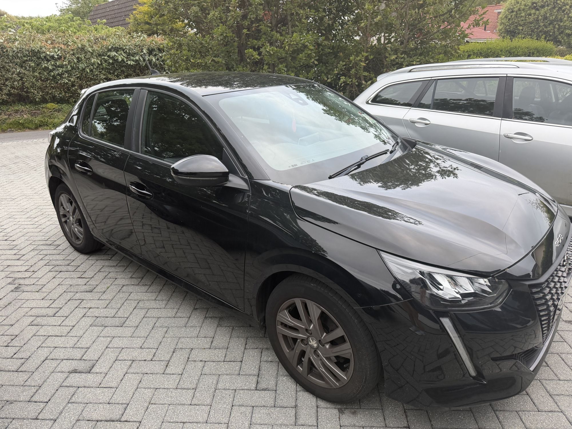 Peugeot 208 Black 1.2 Active Puretech - Cars - Tig.gg
